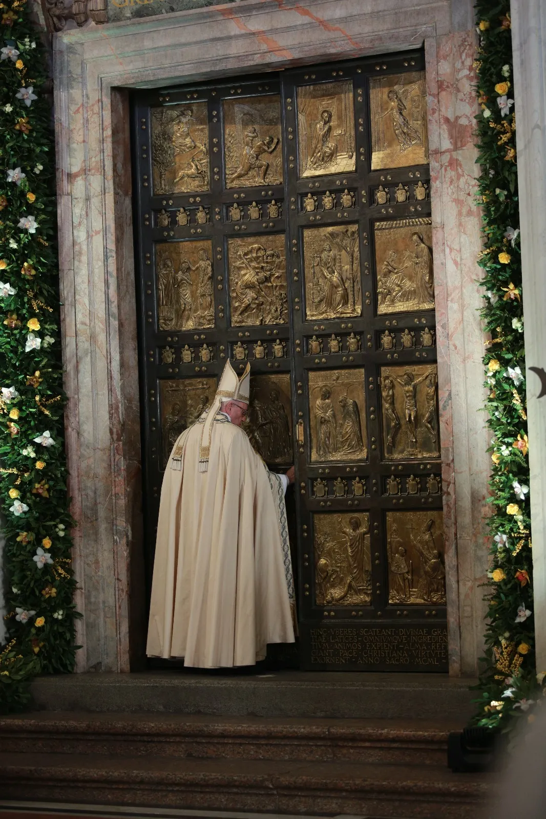 Si conclude il Giubileo della Misericordia. Papa Francesco chiude la ...