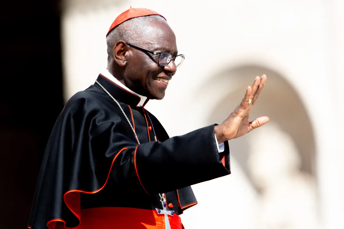 Sacro Collegio: il Cardinale Sarah compie 80 anni