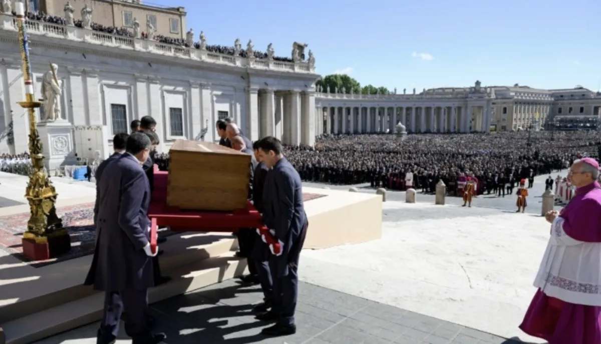Il cardinale Re ricorda Papa Francesco, "Conservò il suo temperamento e ...