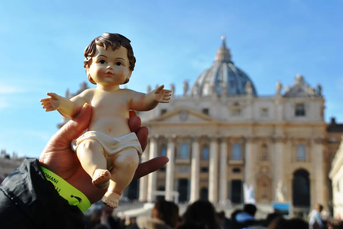 Torna la benedizione dei bambinelli in Piazza San Pietro